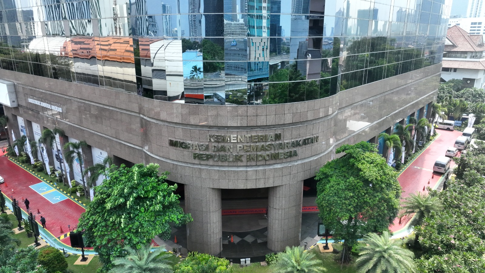 Imigrasi Pastikan Bekerja Optimal Saat Libur Natal dan Tahun Baru – Direktorat Jenderal Imigrasi